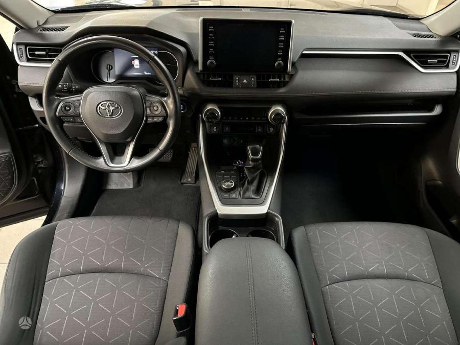 Toyota RAV4 2021 in Vilnius, with an engine capacity of 2.00 L and mileage of 97 thousand km for 24500 €, photo 12 on AUTOMOTO.COM.LV