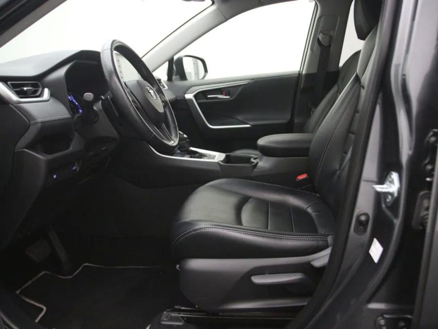 Toyota RAV4 2021 in Vilnius, with an engine capacity of 2.50 L and mileage of 165 thousand km for 25699 €, photo 4 on AUTOMOTO.COM.LV