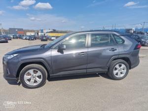 Toyota RAV4 2021 Kauņa, ar dzinēja tilpumu 2.50 L un nobraukumu 28 tūkst. km par 24900 €, foto  vietnē AUTOMOTO.COM.LV