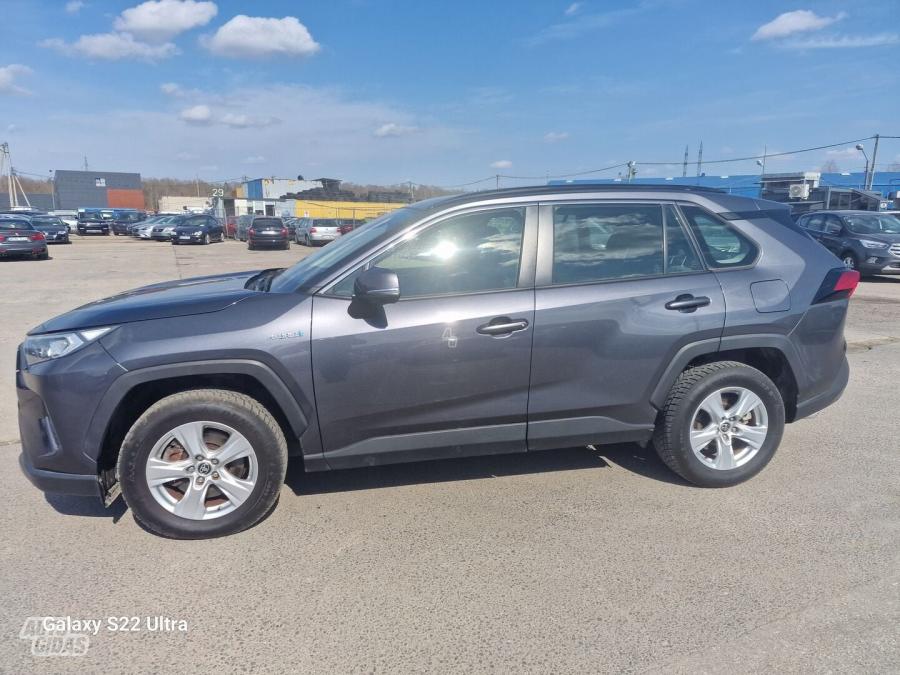 Toyota RAV4 2021 Kauņa, ar dzinēja tilpumu 2.50 L un nobraukumu 28 tūkst. km par 24900 €, foto 1 vietnē AUTOMOTO.COM.LV