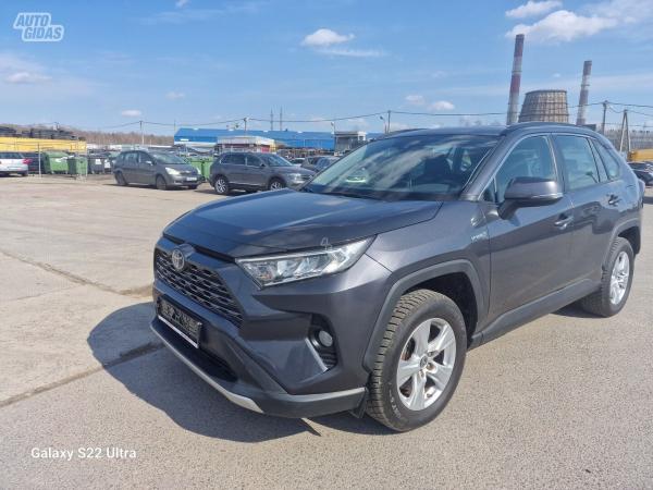 Toyota RAV4 2021 in Kaunas, with an engine capacity of 2.50 L and mileage of 28 thousand km for 24900 €, photo 2 on AUTOMOTO.COM.LV