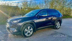 Toyota RAV4 2021 in Tallinn, with an engine capacity of 2.00 L and mileage of 67 thousand km for 27333 €, photo 4 on AUTOMOTO.COM.LV