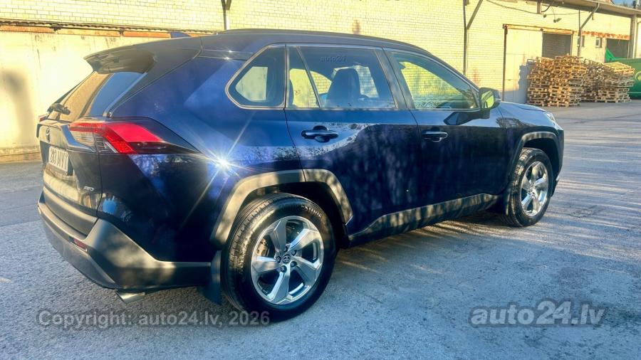 Toyota RAV4 2021 in Tallinn, with an engine capacity of 2.00 L and mileage of 67 thousand km for 27333 €, photo 6 on AUTOMOTO.COM.LV