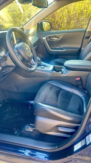 Toyota RAV4 2021 in Tallinn, with an engine capacity of 2.00 L and mileage of 67 thousand km for 27333 €, photo 8 on AUTOMOTO.COM.LV