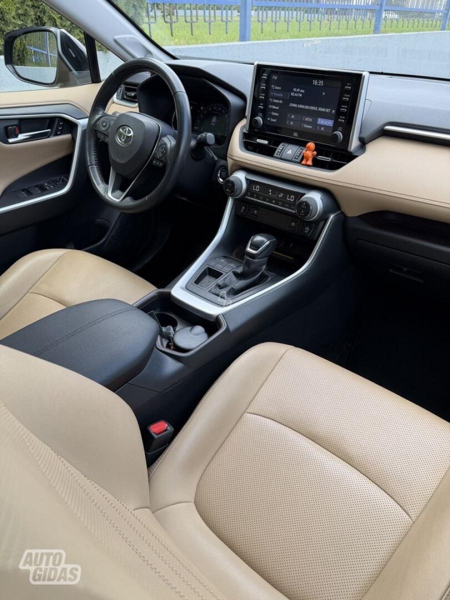 Toyota RAV4 2021 Viļņa, ar dzinēja tilpumu 2.00 L un nobraukumu 71 tūkst. km par 31500 €, foto 13 vietnē AUTOMOTO.COM.LV