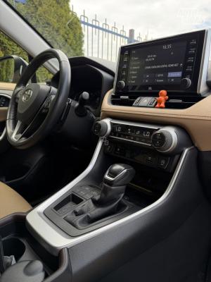 Toyota RAV4 2021 Viļņa, ar dzinēja tilpumu 2.00 L un nobraukumu 71 tūkst. km par 31500 €, foto 14 vietnē AUTOMOTO.COM.LV