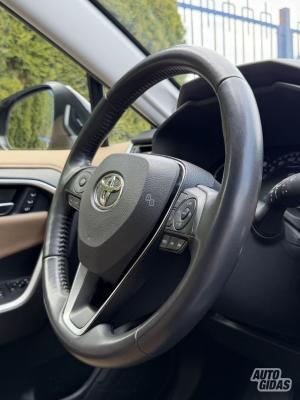 Toyota RAV4 2021 Viļņa, ar dzinēja tilpumu 2.00 L un nobraukumu 71 tūkst. km par 31500 €, foto 15 vietnē AUTOMOTO.COM.LV