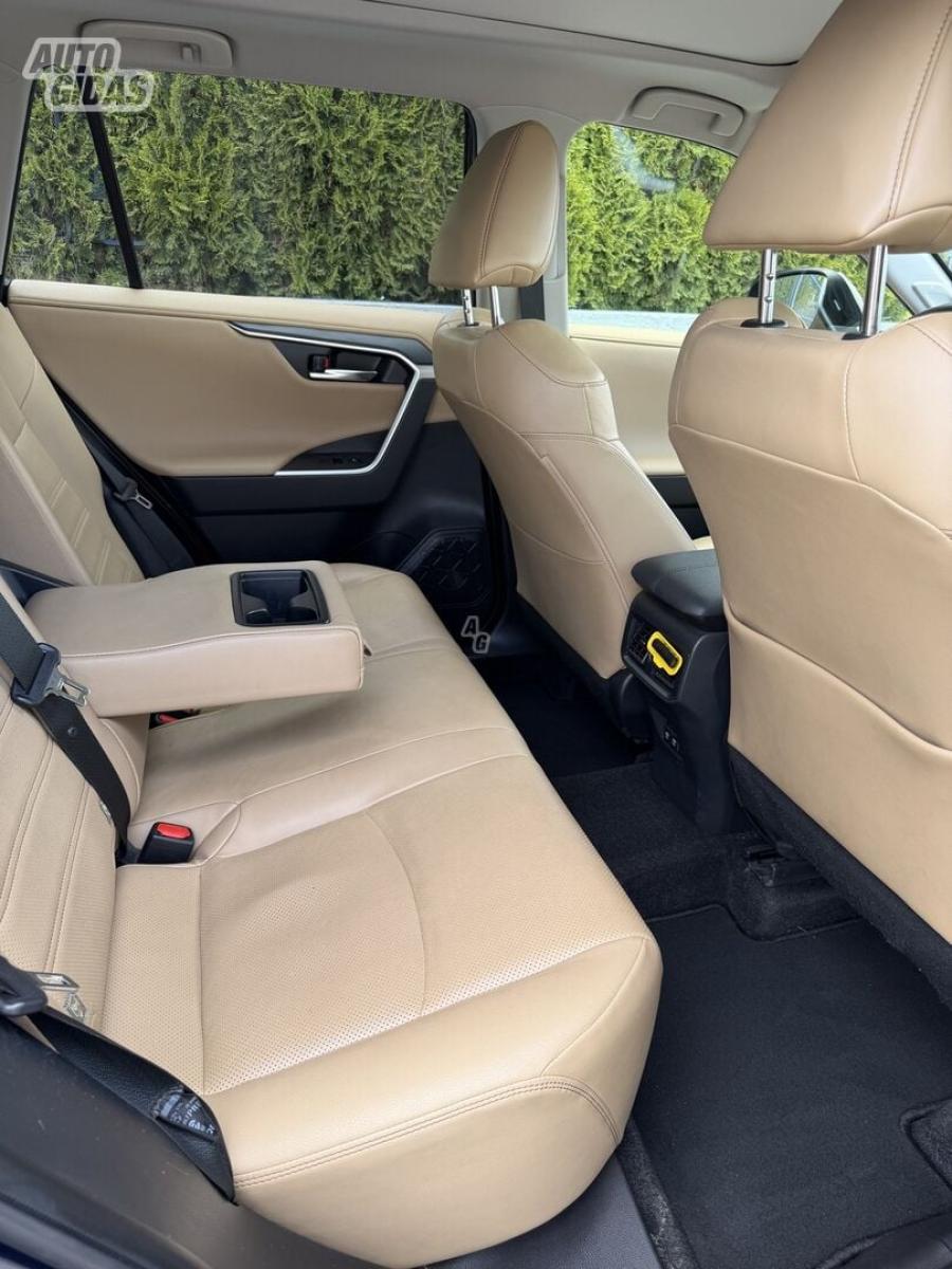 Toyota RAV4 2021 Viļņa, ar dzinēja tilpumu 2.00 L un nobraukumu 71 tūkst. km par 31500 €, foto 29 vietnē AUTOMOTO.COM.LV