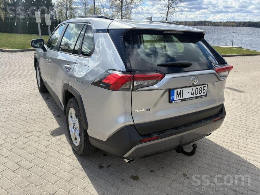 Toyota RAV4 2021 Ogre, ar dzinēja tilpumu 2.00 L un nobraukumu 105 tūkst. km par 22900 €, foto 5 vietnē AUTOMOTO.COM.LV