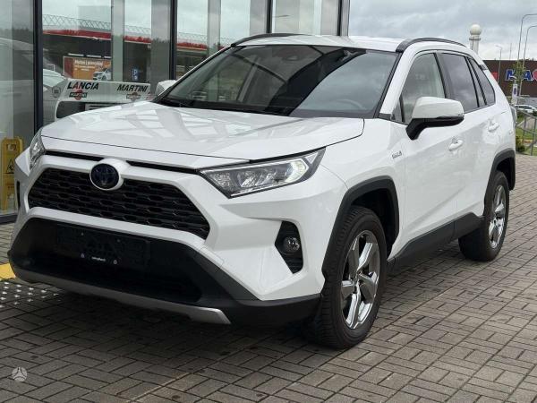 Toyota RAV4 2021 in Vilnius, with an engine capacity of 2.49 L and mileage of 137 thousand km for 23888 €, photo 2 on AUTOMOTO.COM.LV