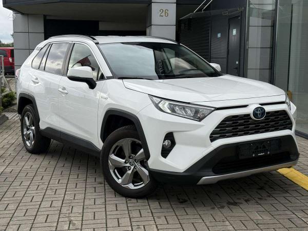 Toyota RAV4 2021 in Vilnius, with an engine capacity of 2.49 L and mileage of 137 thousand km for 23888 €, photo 8 on AUTOMOTO.COM.LV