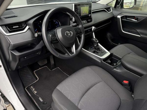 Toyota RAV4 2021 in Vilnius, with an engine capacity of 2.49 L and mileage of 137 thousand km for 23888 €, photo 9 on AUTOMOTO.COM.LV