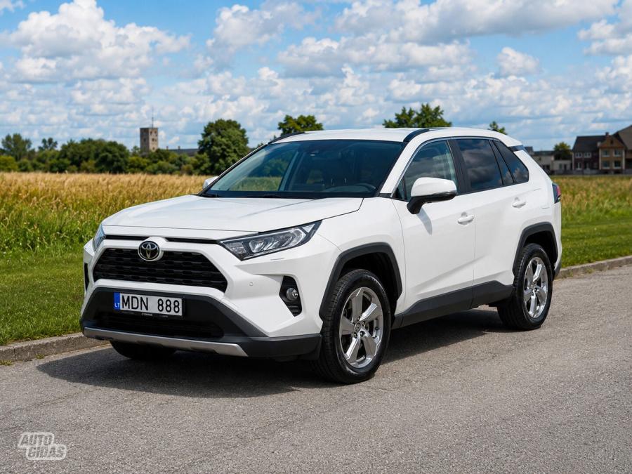 Toyota RAV4 2021 Kretinga, ar dzinēja tilpumu 2.00 L un nobraukumu 99 tūkst. km par 23500 €, foto 1 vietnē AUTOMOTO.COM.LV