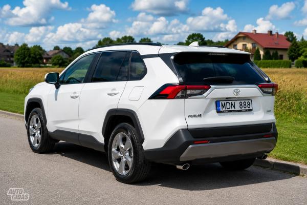 Toyota RAV4 2021 in Kretinga, with an engine capacity of 2.00 L and mileage of 99 thousand km for 23500 €, photo 2 on AUTOMOTO.COM.LV