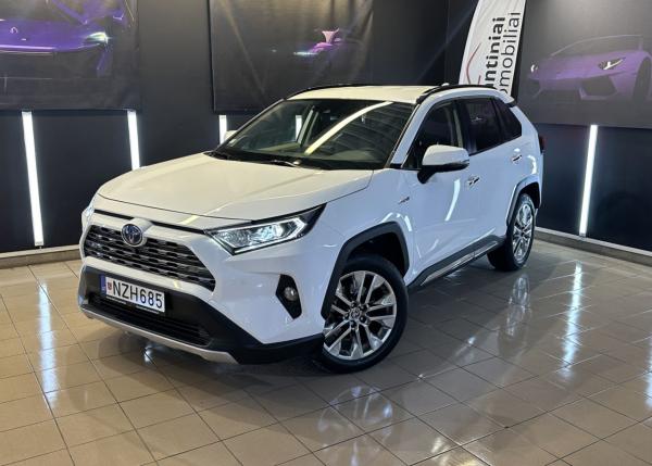 Toyota RAV4 2021 in Vilnius, with an engine capacity of 2.50 L and mileage of 156 thousand km for 28550 €, photo 1 on AUTOMOTO.COM.LV