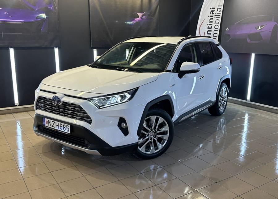 Toyota RAV4 2021 in Vilnius, with an engine capacity of 2.50 L and mileage of 156 thousand km for 28550 €, photo 1 on AUTOMOTO.COM.LV
