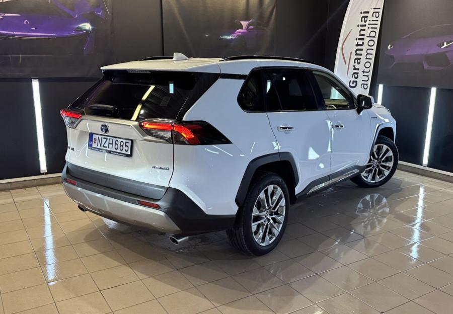 Toyota RAV4 2021 in Vilnius, with an engine capacity of 2.50 L and mileage of 156 thousand km for 28550 €, photo 3 on AUTOMOTO.COM.LV