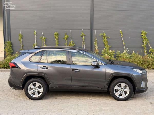 Toyota RAV4 2021 in Vilnius, with an engine capacity of 2.50 L and mileage of 117 thousand km for 26950 €, photo 4 on AUTOMOTO.COM.LV