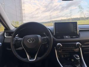 Toyota RAV4 2021 in Vilnius, with an engine capacity of 2.50 L and mileage of 117 thousand km for 26950 €, photo 18 on AUTOMOTO.COM.LV