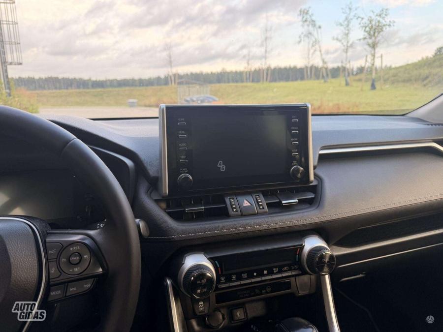 Toyota RAV4 2021 in Vilnius, with an engine capacity of 2.50 L and mileage of 117 thousand km for 26950 €, photo 20 on AUTOMOTO.COM.LV