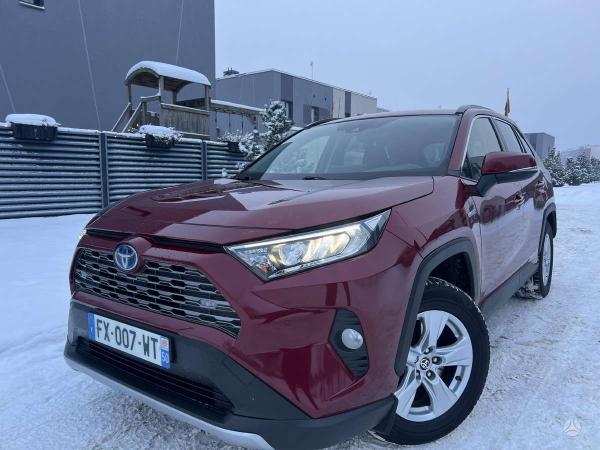 Toyota RAV4 2022 in Kaunas, with an engine capacity of 2.49 L and mileage of 180 thousand km for 20500 €, photo 1 on AUTOMOTO.COM.LV