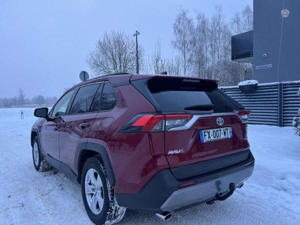 Toyota RAV4 2022 in Kaunas, with an engine capacity of 2.49 L and mileage of 180 thousand km for 20500 €, photo 5 on AUTOMOTO.COM.LV