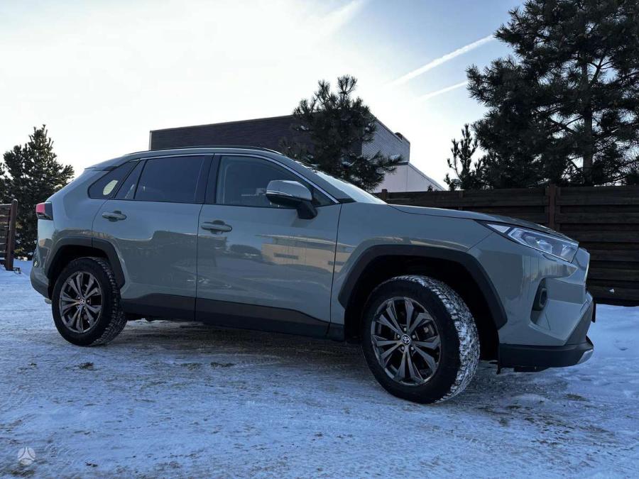 Toyota RAV4 2022 Kauņa, ar dzinēja tilpumu 2.49 L un nobraukumu 57 tūkst. km par 31500 €, foto 4 vietnē AUTOMOTO.COM.LV