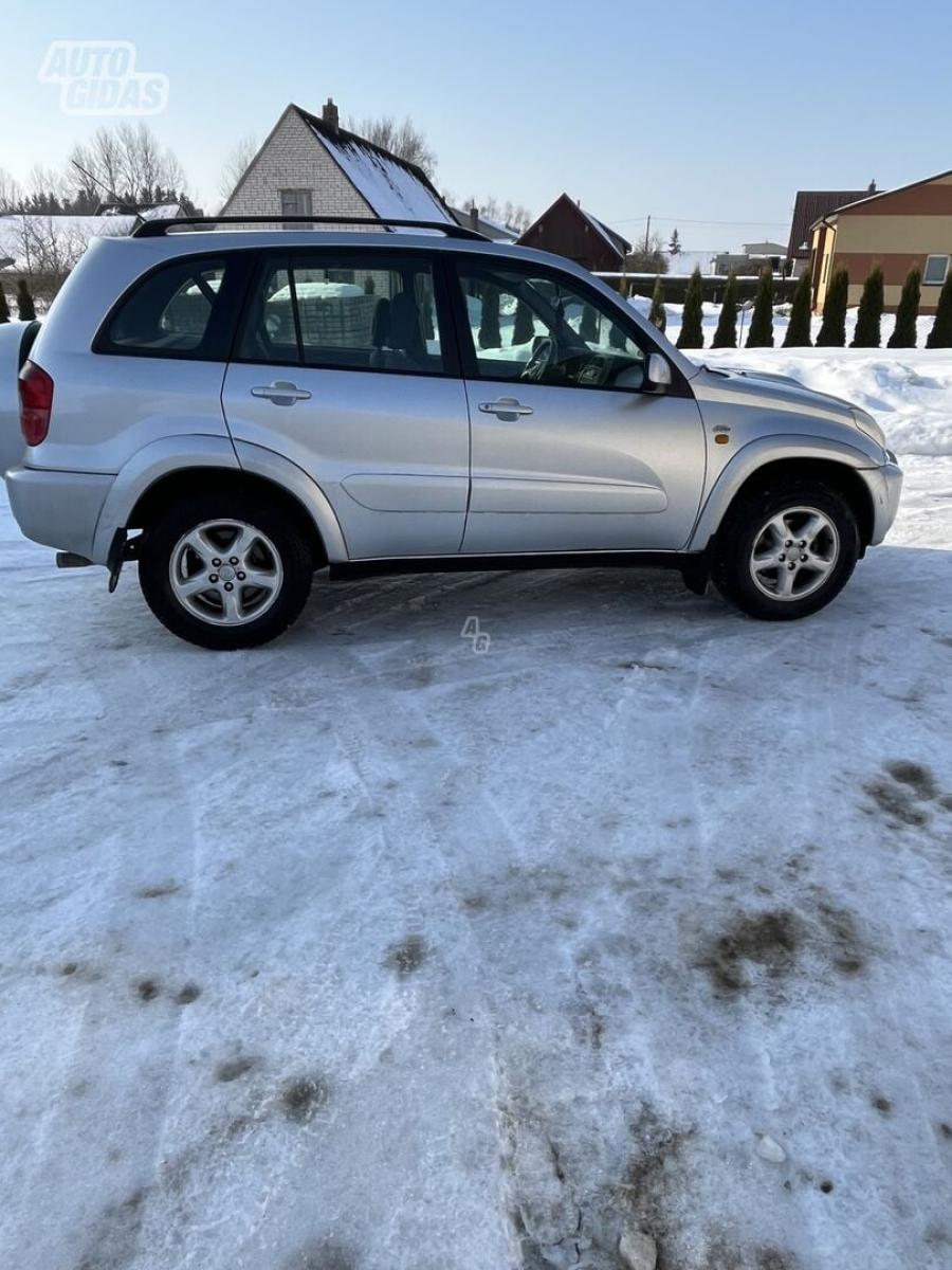 Toyota RAV4 2022 in Raseiniai, with an engine capacity of 2.00 L and mileage of 334 thousand km for 2950 €, photo 3 on AUTOMOTO.COM.LV