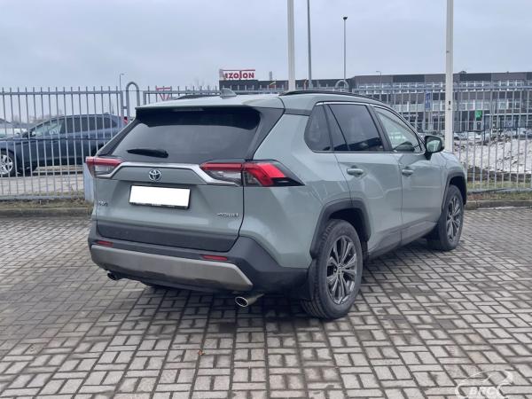 Toyota RAV4 2022 in Klaipeda, with an engine capacity of 2.49 L and mileage of 45 thousand km for 28900 €, photo 2 on AUTOMOTO.COM.LV