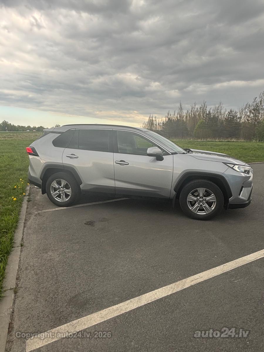Toyota RAV4 2022 Tallina, ar dzinēja tilpumu 2.00 L un nobraukumu 50 tūkst. km par 28500 €, foto 4 vietnē AUTOMOTO.COM.LV