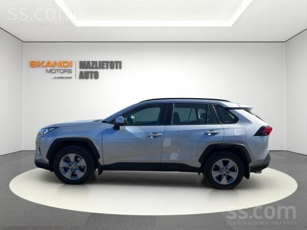 Toyota RAV4 2022 in Riga, with an engine capacity of 2.50 L and mileage of 112 thousand km for 27290 €, photo 3 on AUTOMOTO.COM.LV