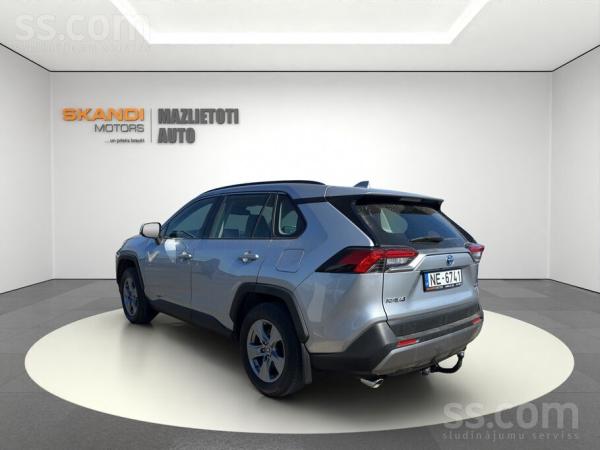 Toyota RAV4 2022 in Riga, with an engine capacity of 2.50 L and mileage of 112 thousand km for 27290 €, photo 4 on AUTOMOTO.COM.LV