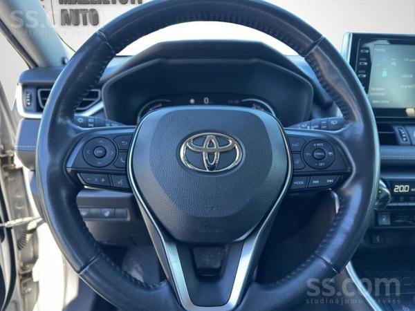 Toyota RAV4 2022 in Riga, with an engine capacity of 2.50 L and mileage of 112 thousand km for 27290 €, photo 10 on AUTOMOTO.COM.LV