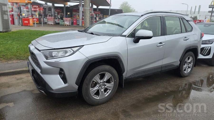 Toyota RAV4 2022 Rīga, ar dzinēja tilpumu 2.50 L un nobraukumu 112 tūkst. km par 26600 €, foto 1 vietnē AUTOMOTO.COM.LV