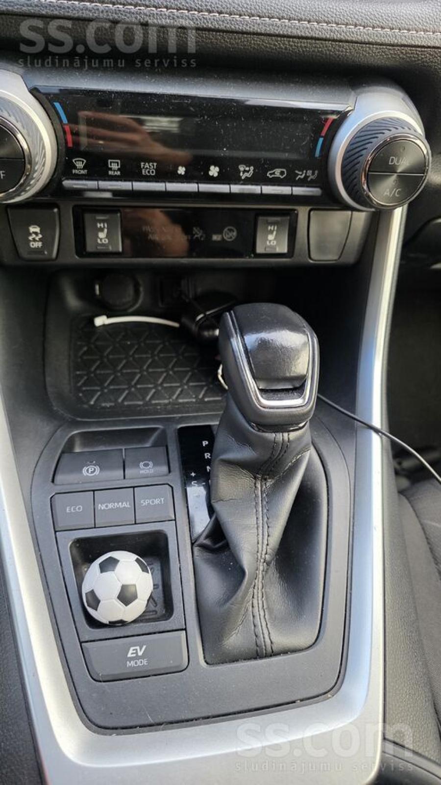 Toyota RAV4 2022 Rīga, ar dzinēja tilpumu 2.50 L un nobraukumu 112 tūkst. km par 26600 €, foto 5 vietnē AUTOMOTO.COM.LV