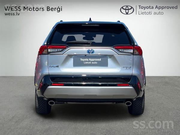 Toyota RAV4 2022 in Riga, with an engine capacity of 2.50 L and mileage of 79 thousand km for 33990 €, photo 4 on AUTOMOTO.COM.LV