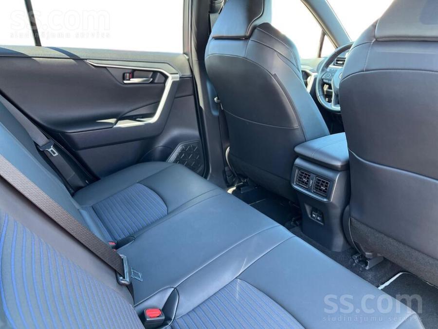 Toyota RAV4 2022 Rīga, ar dzinēja tilpumu 2.50 L un nobraukumu 79 tūkst. km par 33990 €, foto 8 vietnē AUTOMOTO.COM.LV