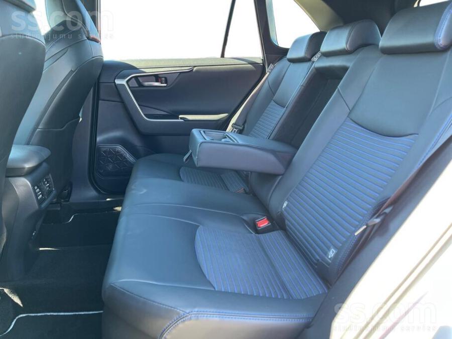 Toyota RAV4 2022 Rīga, ar dzinēja tilpumu 2.50 L un nobraukumu 79 tūkst. km par 33990 €, foto 23 vietnē AUTOMOTO.COM.LV