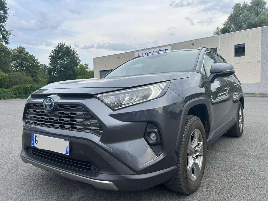 Toyota RAV4 2022 in Taurage, with an engine capacity of 2.49 L and mileage of 312 thousand km for 17800 €, photo 1 on AUTOMOTO.COM.LV