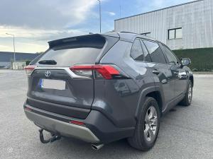 Toyota RAV4 2022 in Taurage, with an engine capacity of 2.49 L and mileage of 312 thousand km for 17800 €, photo 5 on AUTOMOTO.COM.LV