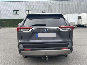 Toyota RAV4 2022 in Taurage, with an engine capacity of 2.49 L and mileage of 312 thousand km for 17800 €, photo 6 on AUTOMOTO.COM.LV
