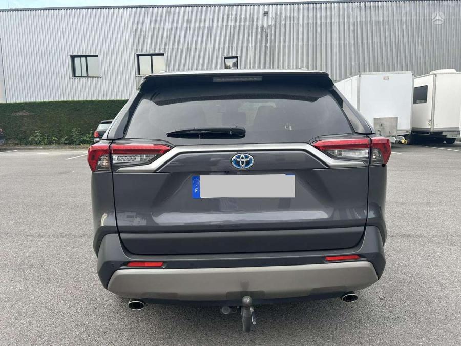 Toyota RAV4 2022 in Taurage, with an engine capacity of 2.49 L and mileage of 312 thousand km for 17800 €, photo 6 on AUTOMOTO.COM.LV