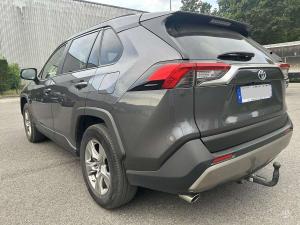 Toyota RAV4 2022 in Taurage, with an engine capacity of 2.49 L and mileage of 312 thousand km for 17800 €, photo 7 on AUTOMOTO.COM.LV