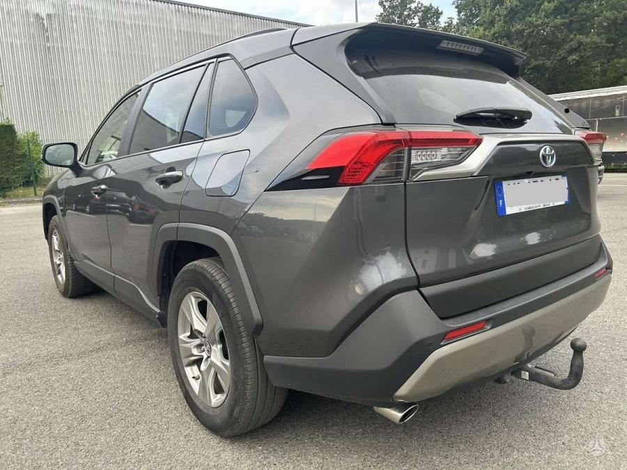 Toyota RAV4 2022 in Taurage, with an engine capacity of 2.49 L and mileage of 312 thousand km for 17800 €, photo 7 on AUTOMOTO.COM.LV