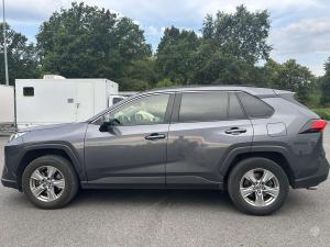 Toyota RAV4 2022 in Taurage, with an engine capacity of 2.49 L and mileage of 312 thousand km for 17800 €, photo 8 on AUTOMOTO.COM.LV