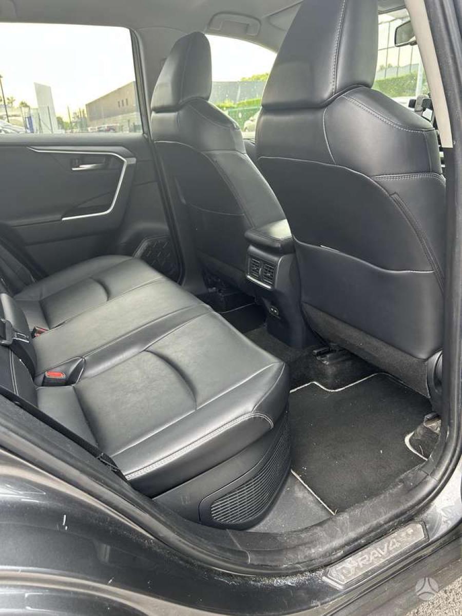 Toyota RAV4 2022 in Taurage, with an engine capacity of 2.49 L and mileage of 312 thousand km for 17800 €, photo 15 on AUTOMOTO.COM.LV