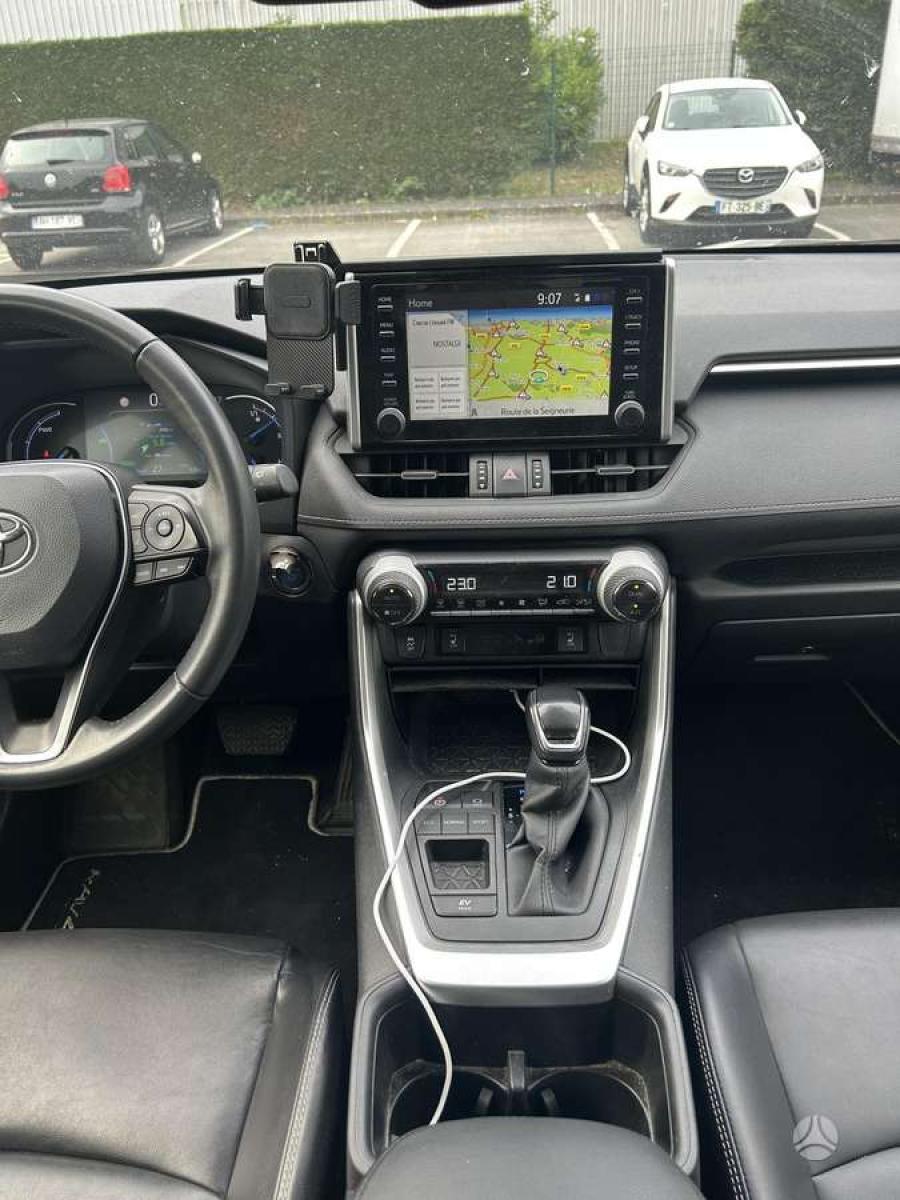 Toyota RAV4 2022 in Taurage, with an engine capacity of 2.49 L and mileage of 312 thousand km for 17800 €, photo 16 on AUTOMOTO.COM.LV