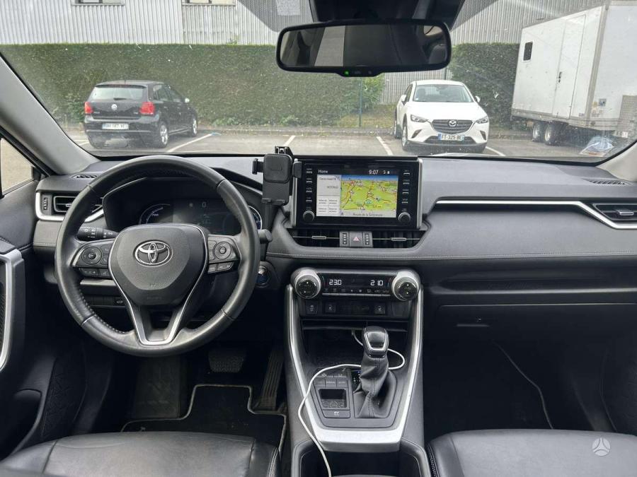 Toyota RAV4 2022 in Taurage, with an engine capacity of 2.49 L and mileage of 312 thousand km for 17800 €, photo 17 on AUTOMOTO.COM.LV