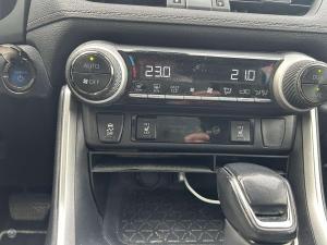 Toyota RAV4 2022 in Taurage, with an engine capacity of 2.49 L and mileage of 312 thousand km for 17800 €, photo 19 on AUTOMOTO.COM.LV