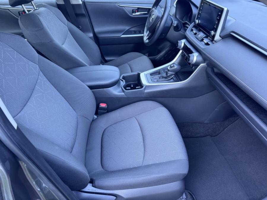 Toyota RAV4 2022 in Vilnius, with an engine capacity of 2.00 L and mileage of 72 thousand km for 23950 €, photo 4 on AUTOMOTO.COM.LV